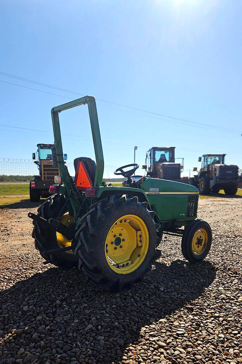 Tractor John Deere 3005 30hp - Año: 2005 - u$s 14.100 - Agroads