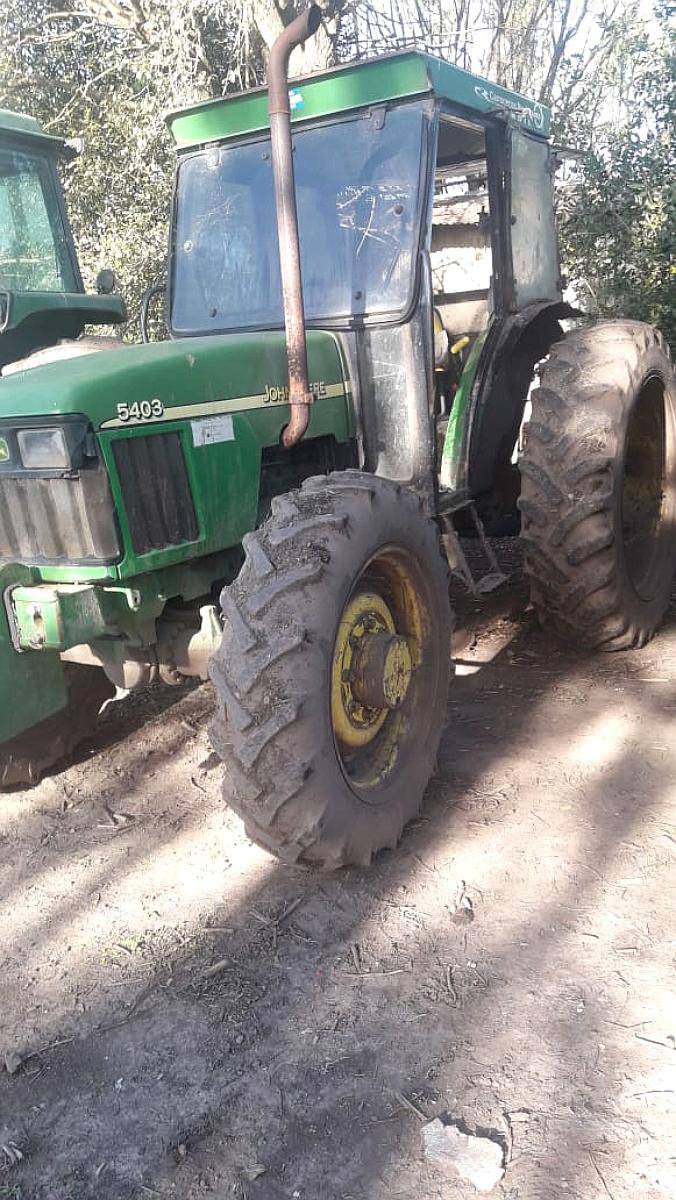 John Deere 5403 DT con 3 Puntos en Buen Estado - u$s 22.000 - Agroads