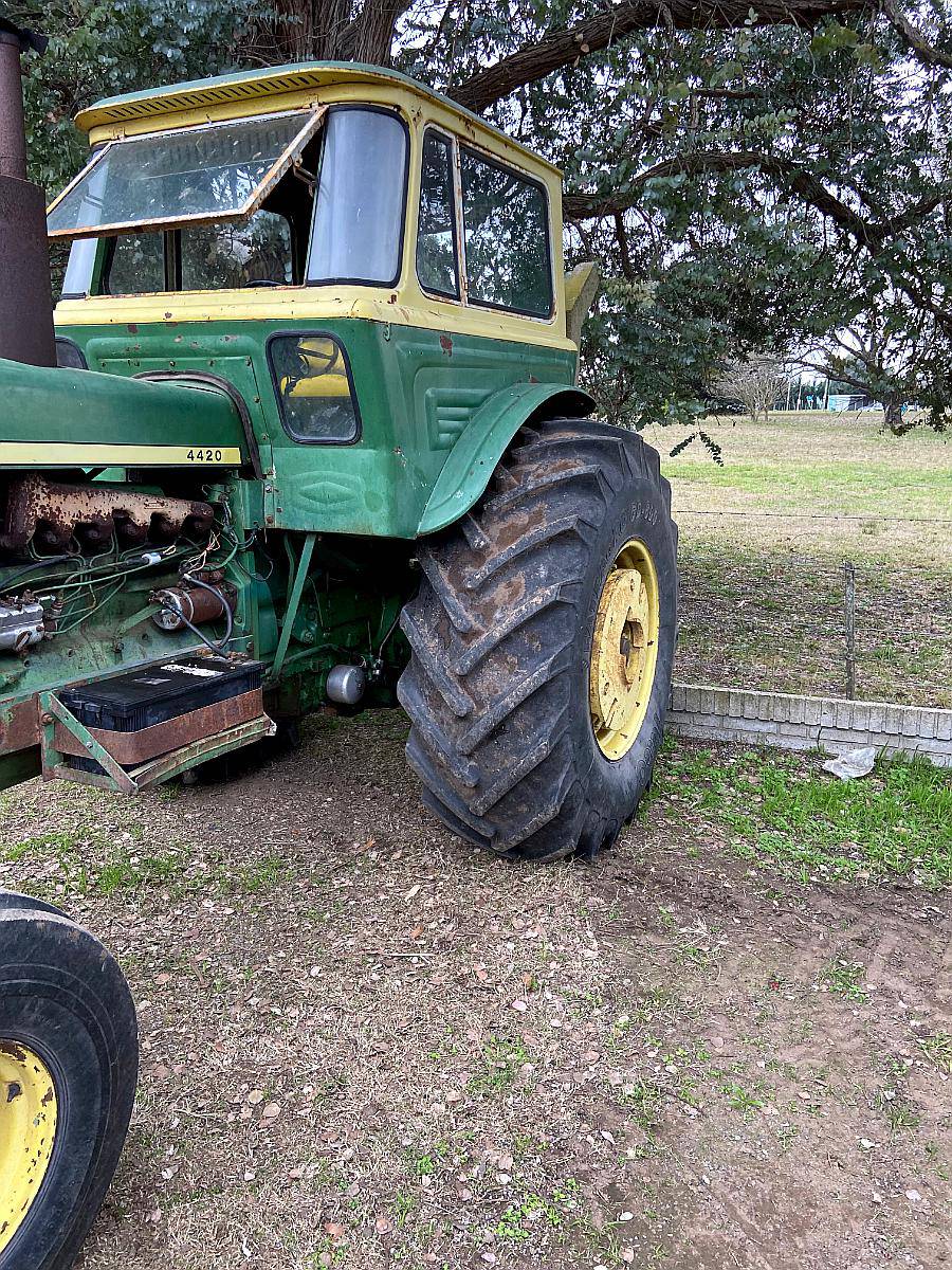 Tractor John Deere 4420 - Agroads