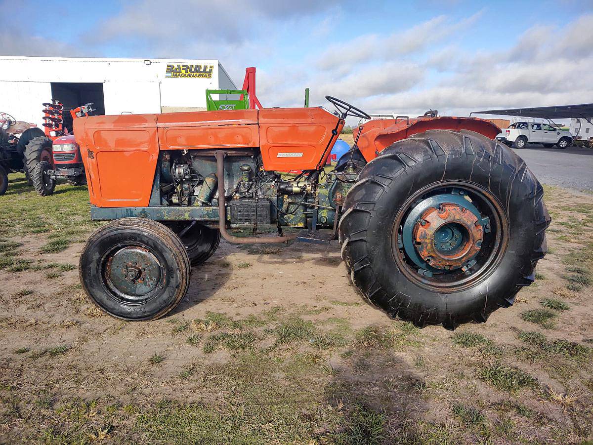 Tractor Fiat 700 Standard - u$s 9.400 - Agroads