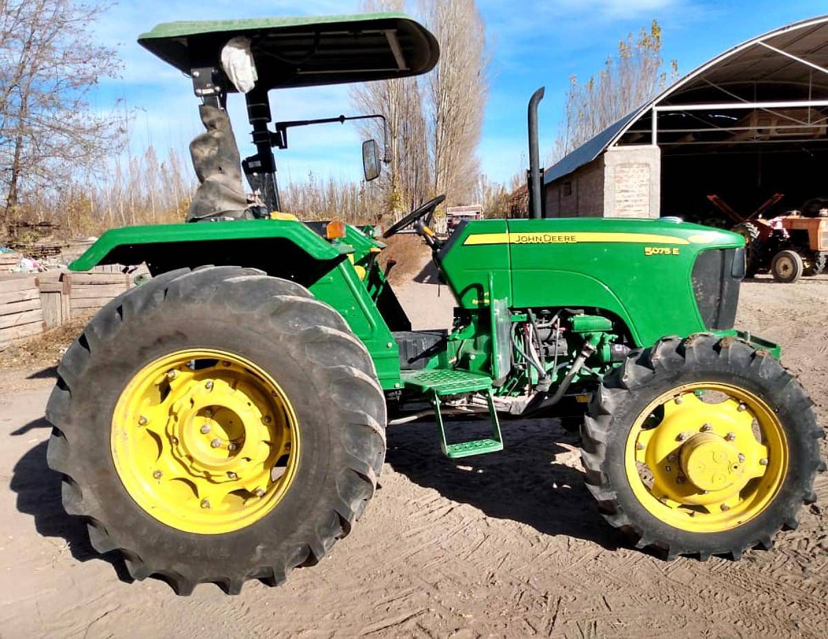 Tractor John Deere 5075e Doble Traccion - Año: 2021 - Agroads