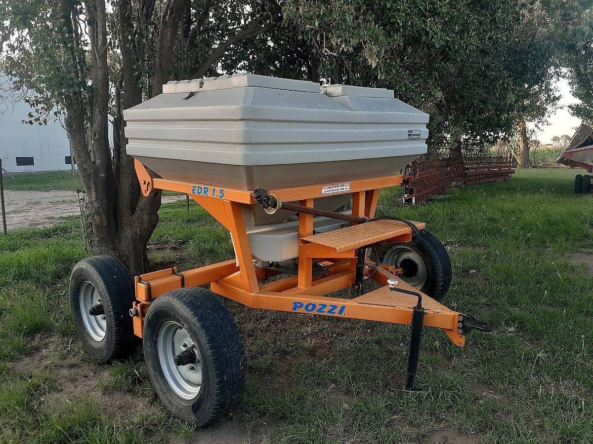 Fertilizadora Pozzi.con Balansin - Año: 2020 - $ 915.000 - Agroads