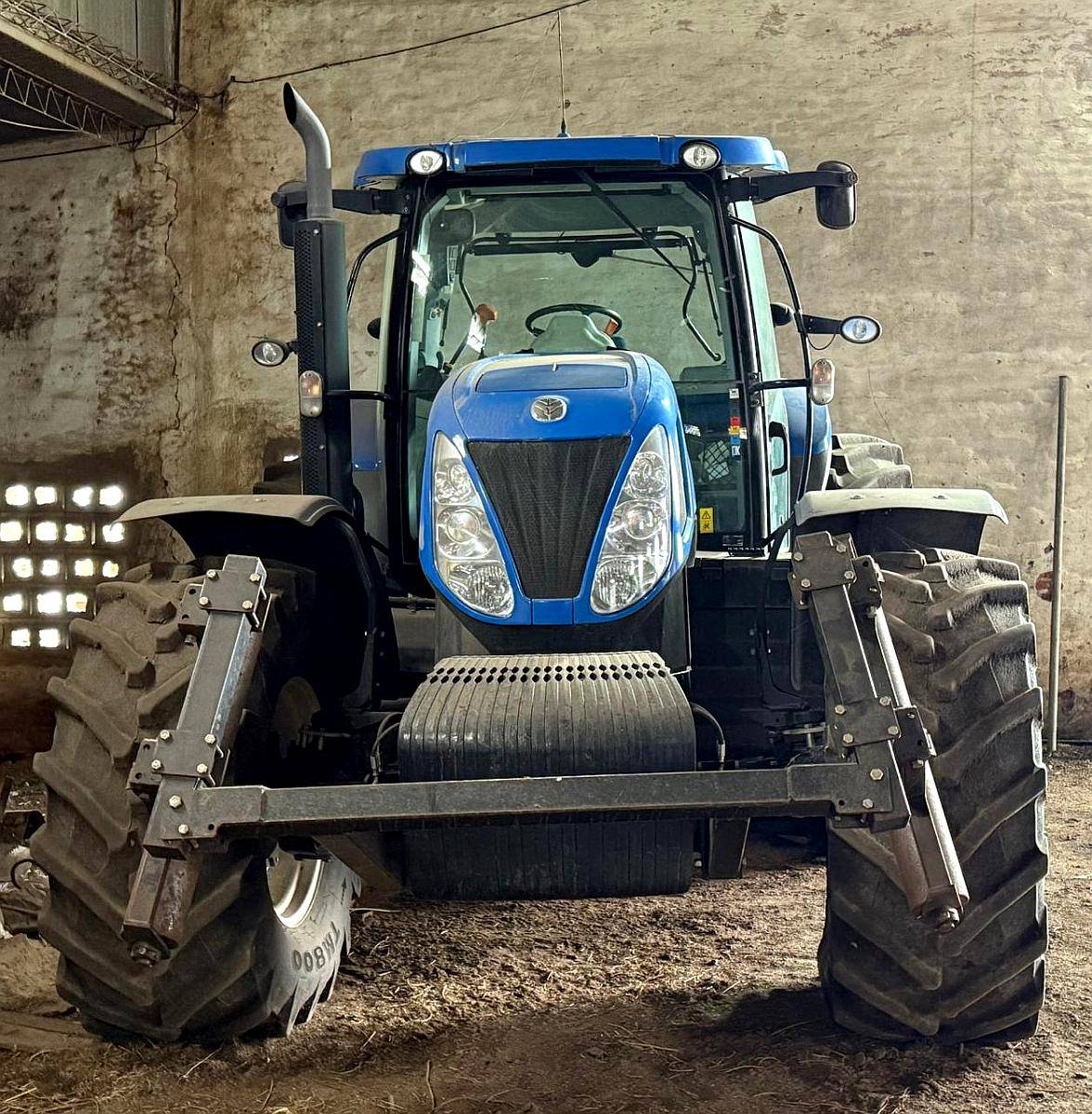 Tractor New Holland T7 260 2017 - 235hp - Solos 2.100 Hs - Agroads