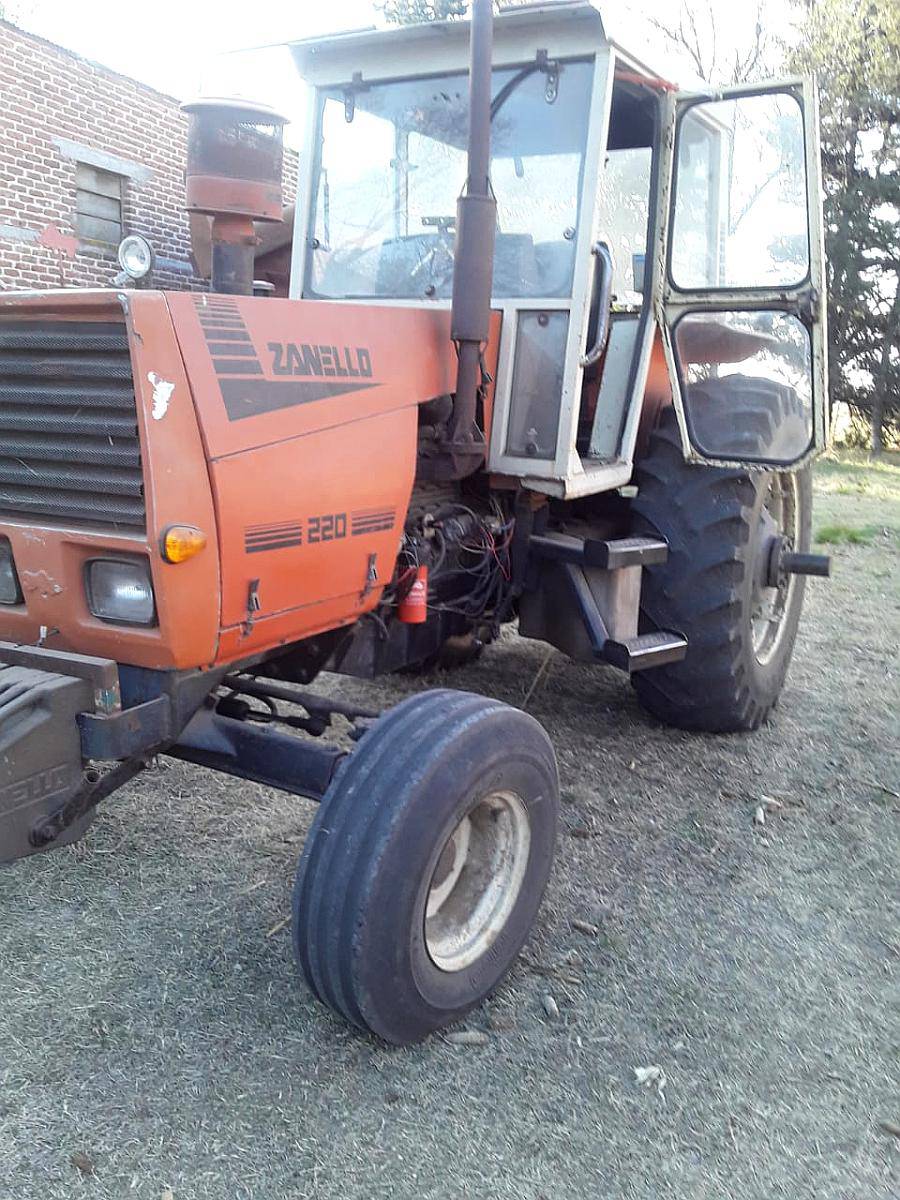 Tractor Zanello 220, 120 HP, año 1997, Rodado Dual. - Agroads