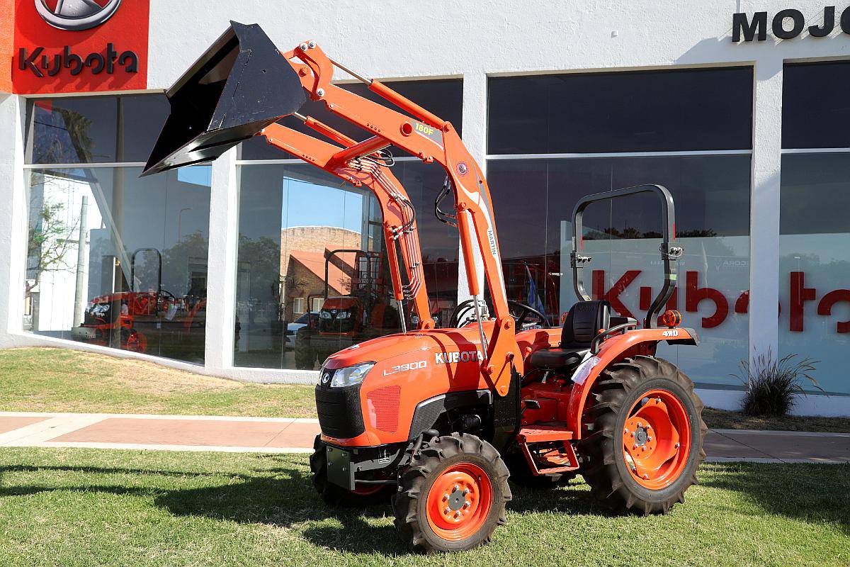 Tractor Japonés Kubota con Pala Frontal - Año: 2021 - Agroads