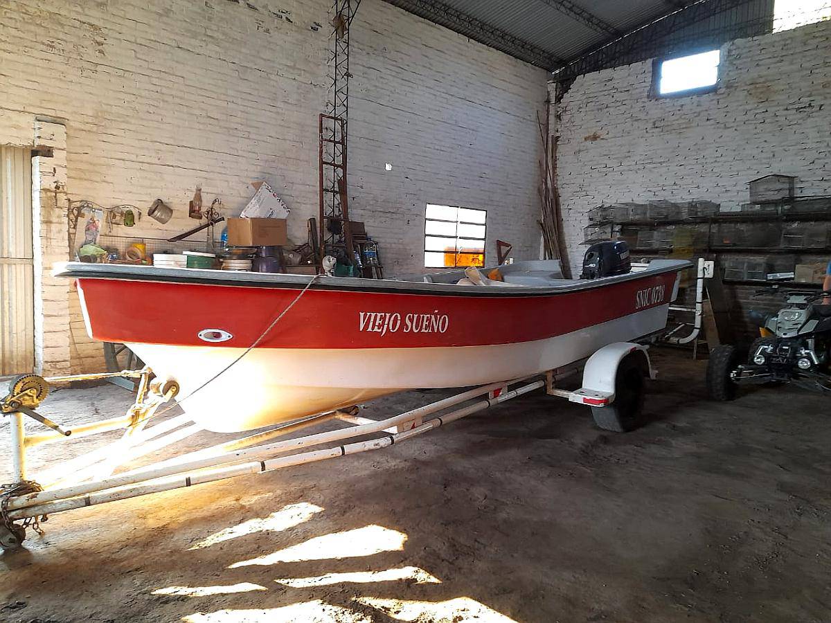 Traker de 5.20 Mts con Motor Yamaha 40 - Año: 2010 - Agroads