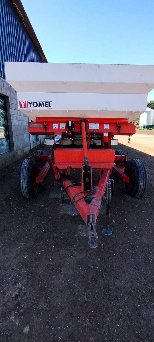 Fertilizadora Yomel 3022a Tándem - Año: 2008 - u$s 8.245 - Agroads