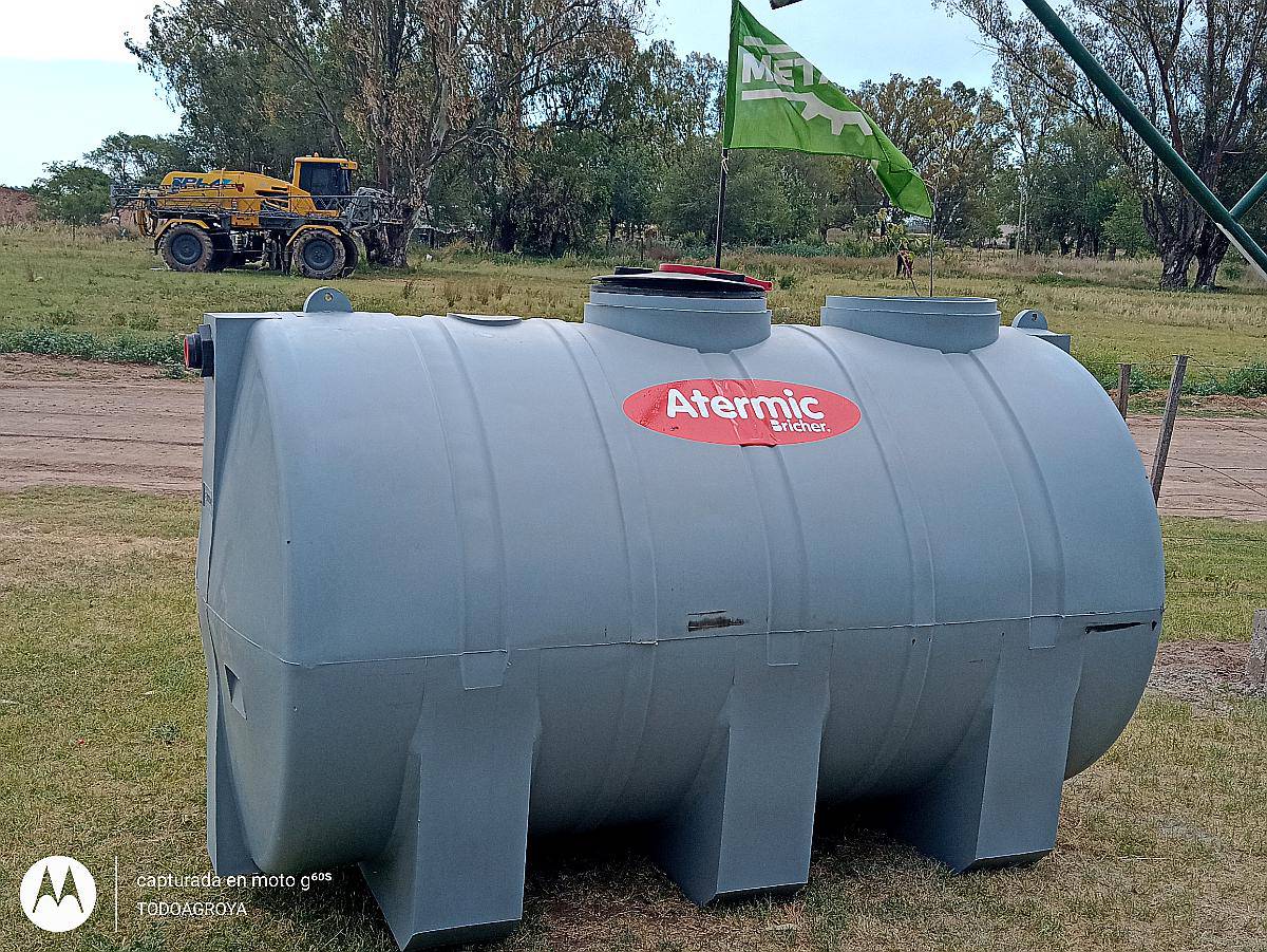 Tanque Horizontal 3200 Lts con Patas - Agroads