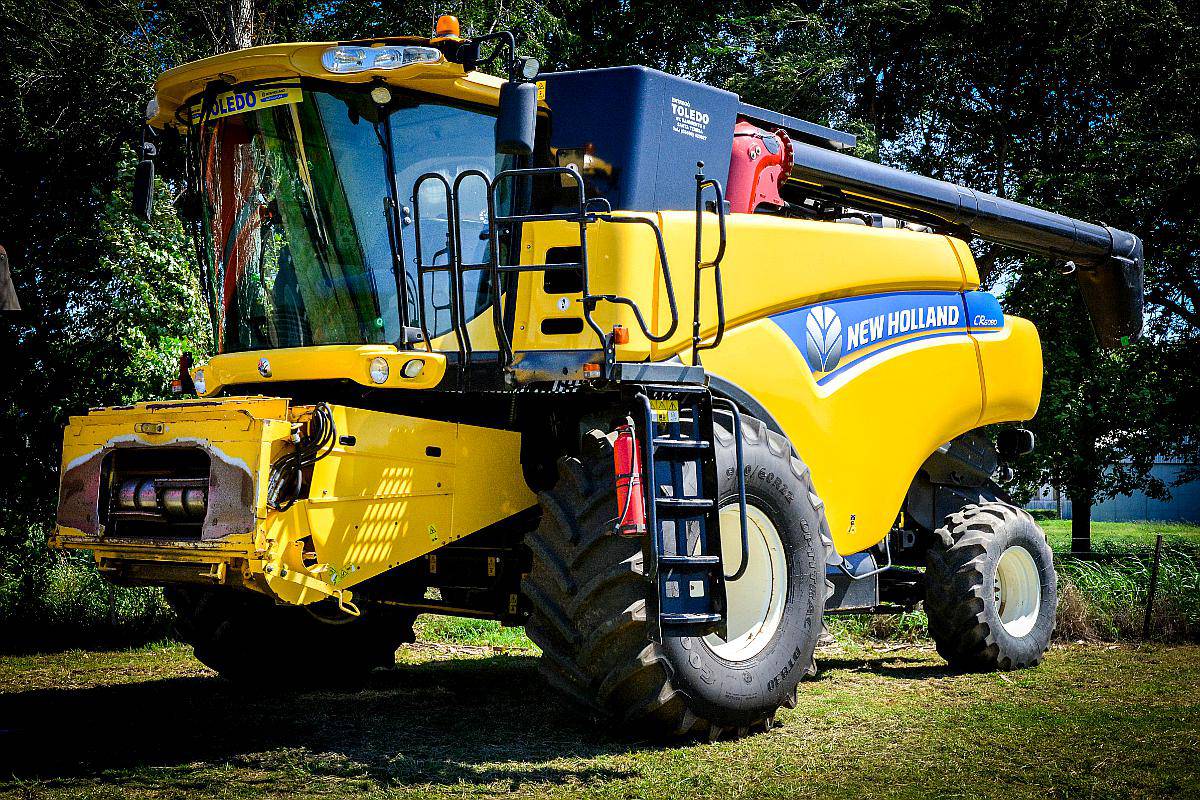 Cosechadora New Holland CR 6080 - Año: 2015 - u$s 310.000 - Agroads