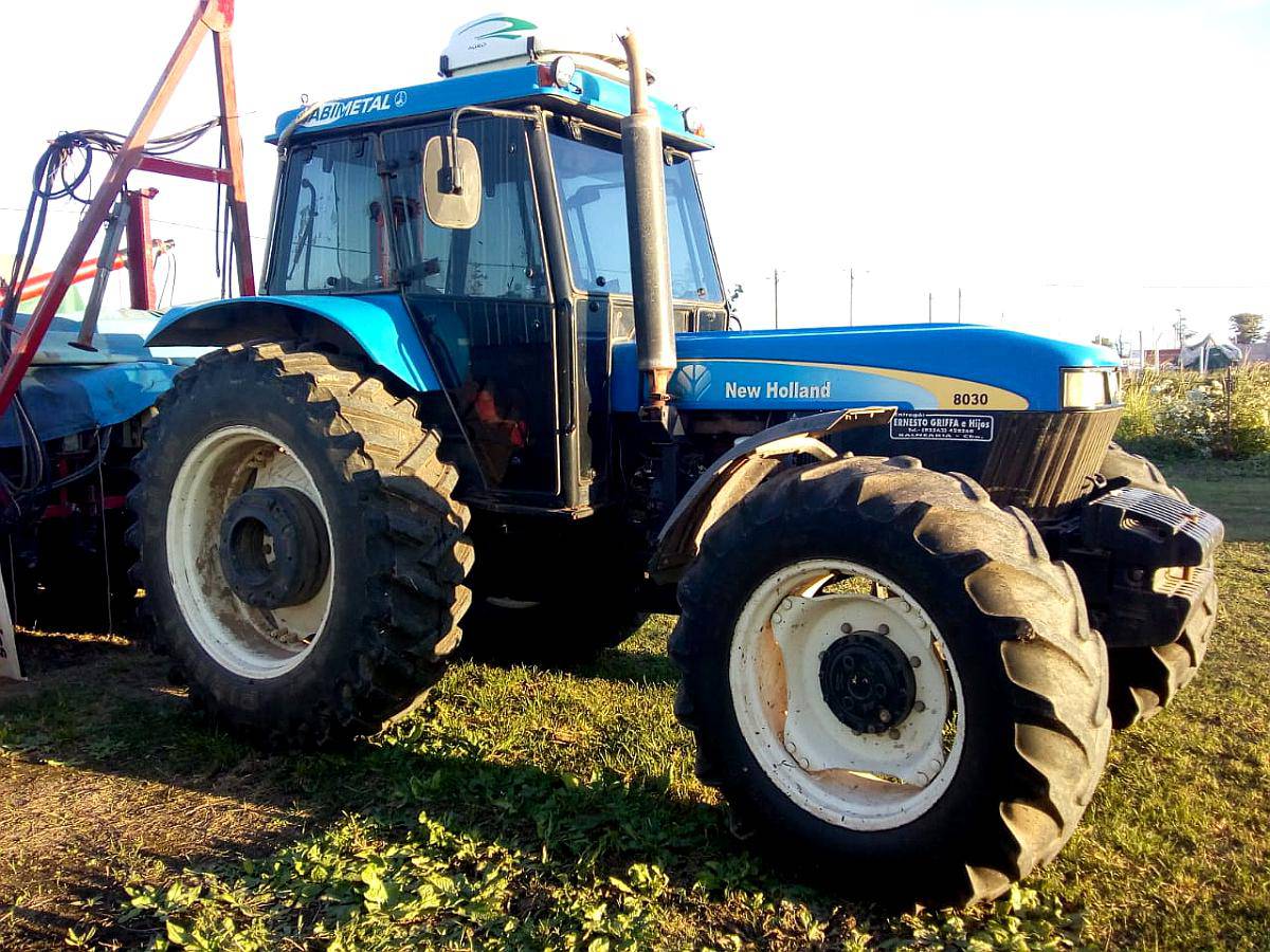 Vendo Tractor New Holland 8030 - Año: 2011 - Agroads