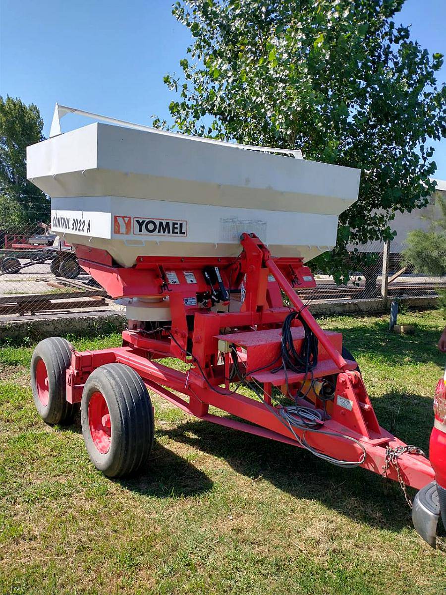 Fertilizadora Yomel Control 3022 a año 2012 - Año: 2012 - Agroads