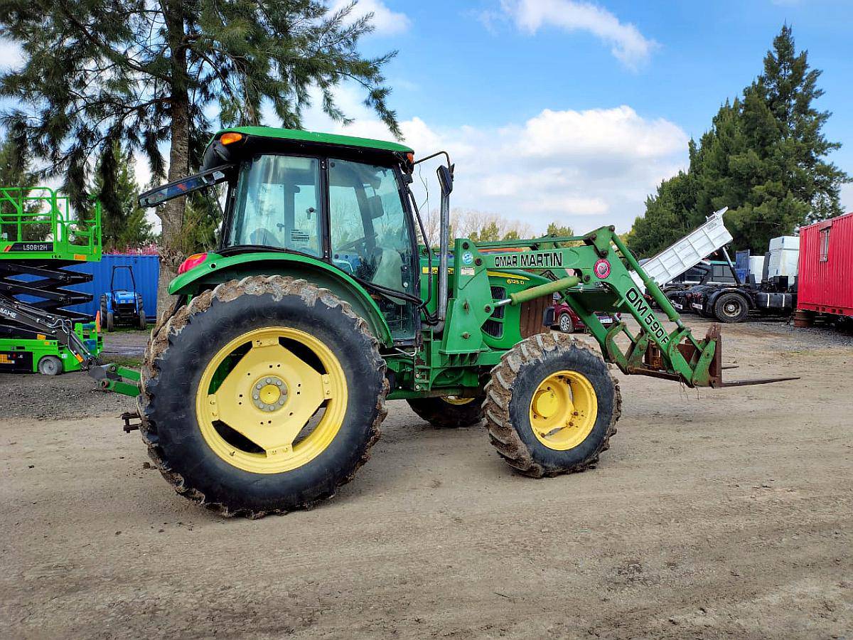 Tractor John Deere con Pala 6125d - Año: 2010 - u$s 60.000 - Agroads