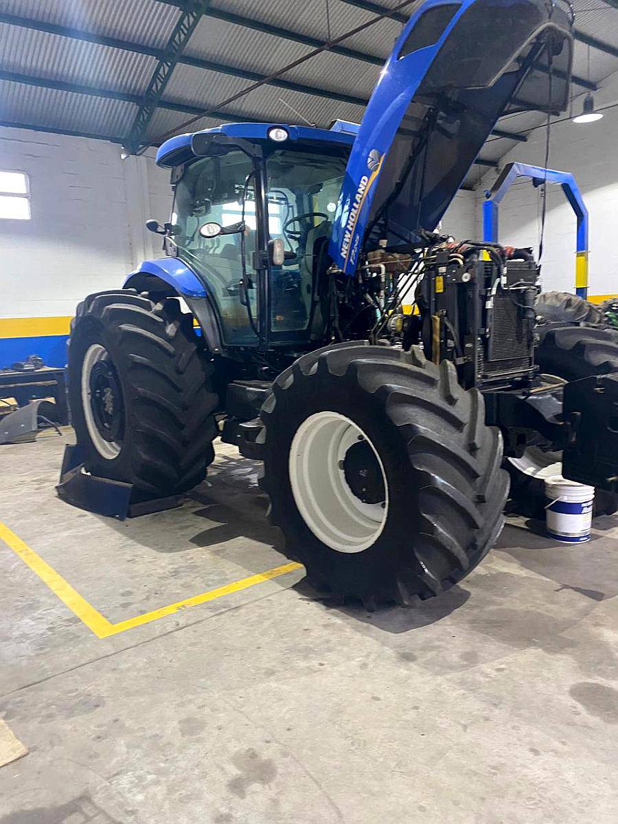 Tractor New Holland T7245 año 2013 - Año: 2013 - Agroads