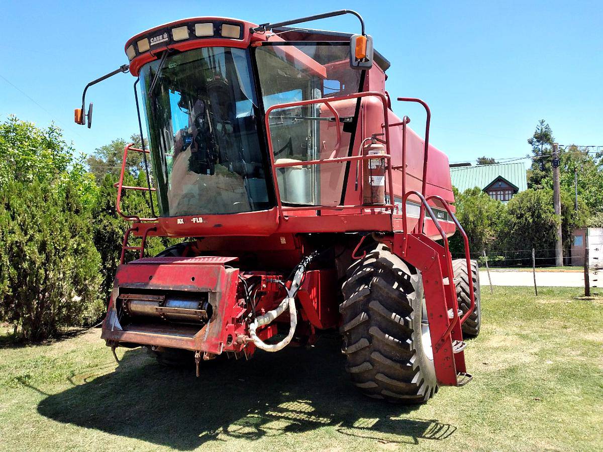 Case 2188 año 2003. Plat 30 Pies.- Tracción Doble - Agroads