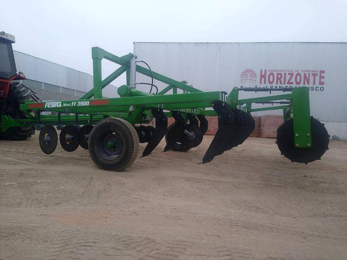 Descompactador de Suelos. Paratil. - Año: 2021 - Agroads