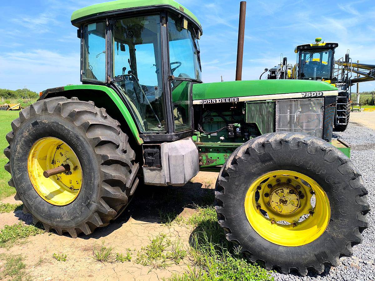Tractor John Deere 7500 - Año: 1995 - u$s 55.000 - Agroads