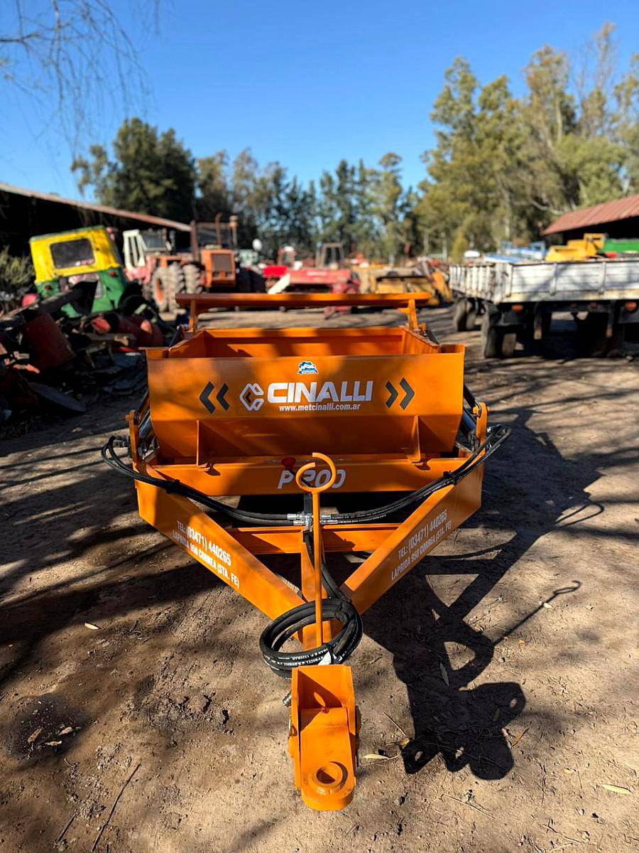 Pala Cinalli P 200 de 2,3 M3 con Doble Cilindro y Rabasto - Agroads