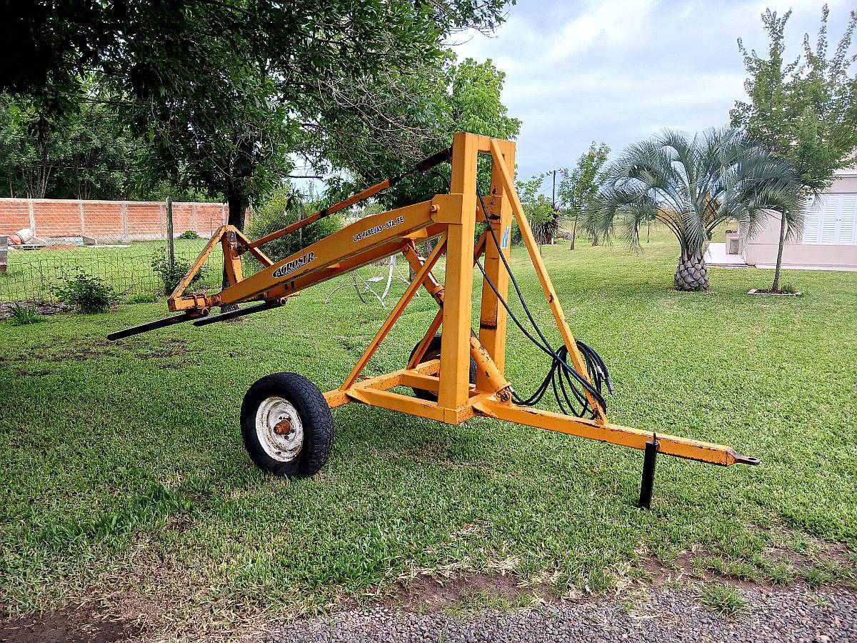 Elevador de Rollos Agroser con Cabeceo Hidraulico - Agroads
