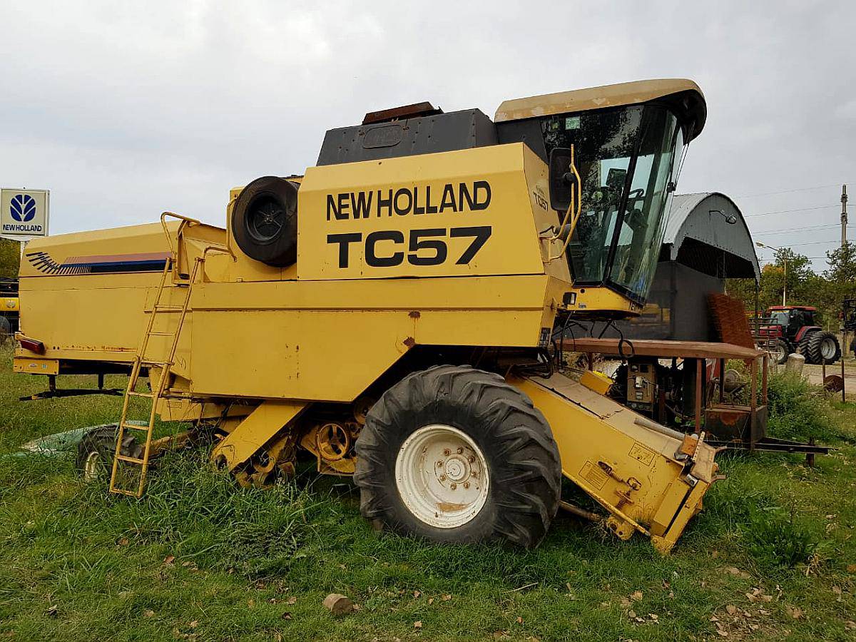 Cosechadora New Holland TC 57,usada, en Buen Estado - Agroads