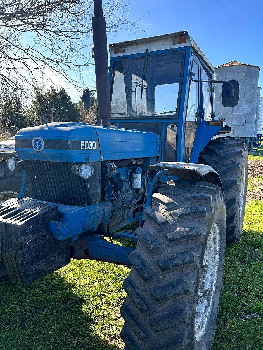 Tractor New Holland 8030 - Año: 1997 - u$s 31.500 - Agroads