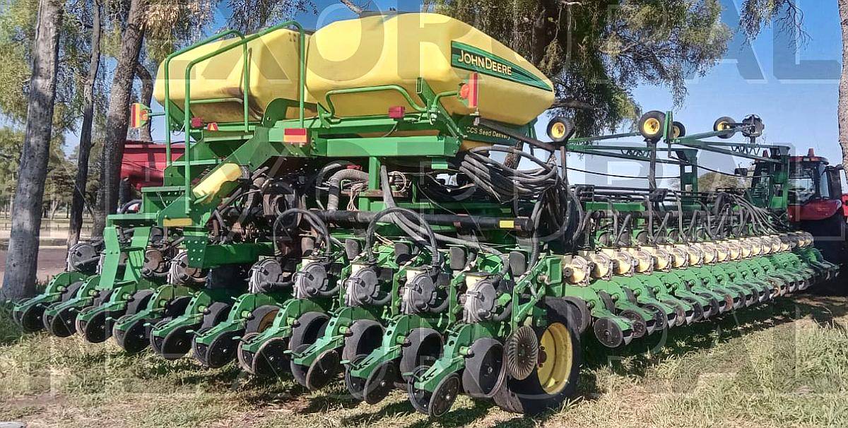 John Deere DB 60 año 2012. 48 a 52. 3 Cortes por Sección - Agroads