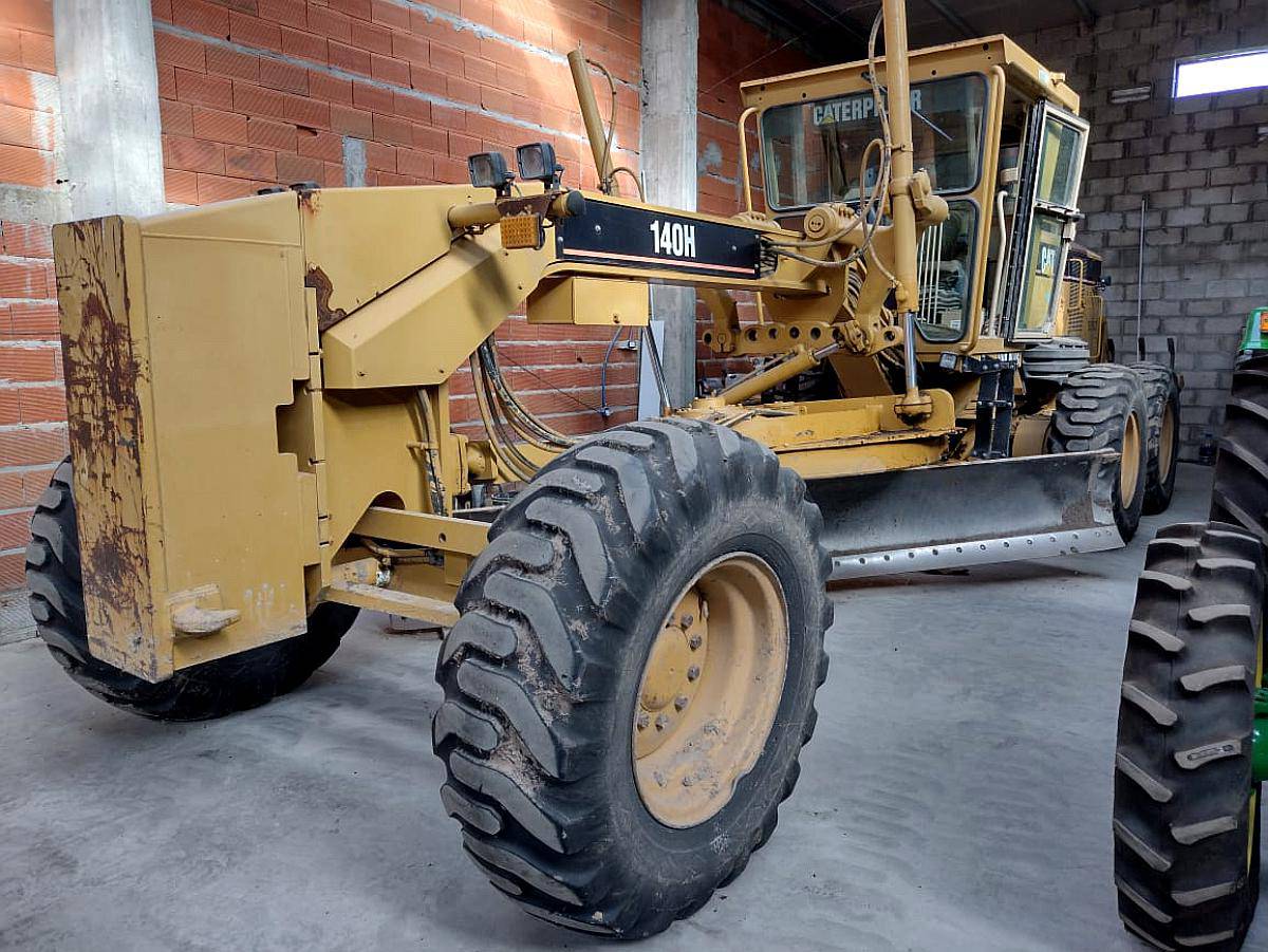 Motoniveladora CAT 140h Plus 2006 - 4.500 Hs - Año: 2006 - Agroads