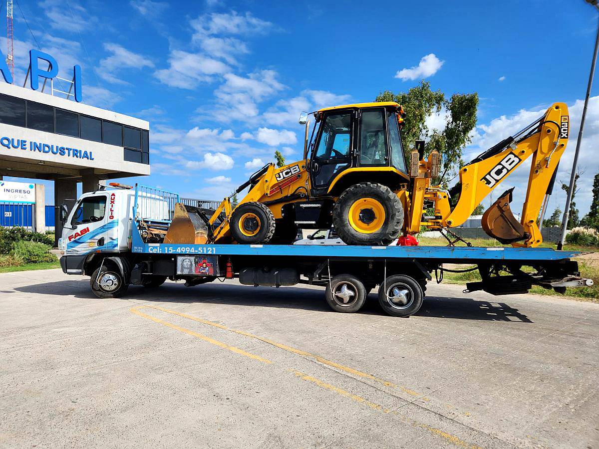 Alquiler de Retro Pala con Operador - Año: 2022 - Agroads