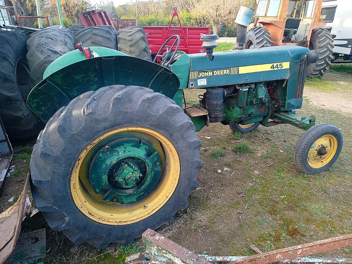 Tractor John Deere 445 - Año: 1975 - u$s 7.500 - Agroads