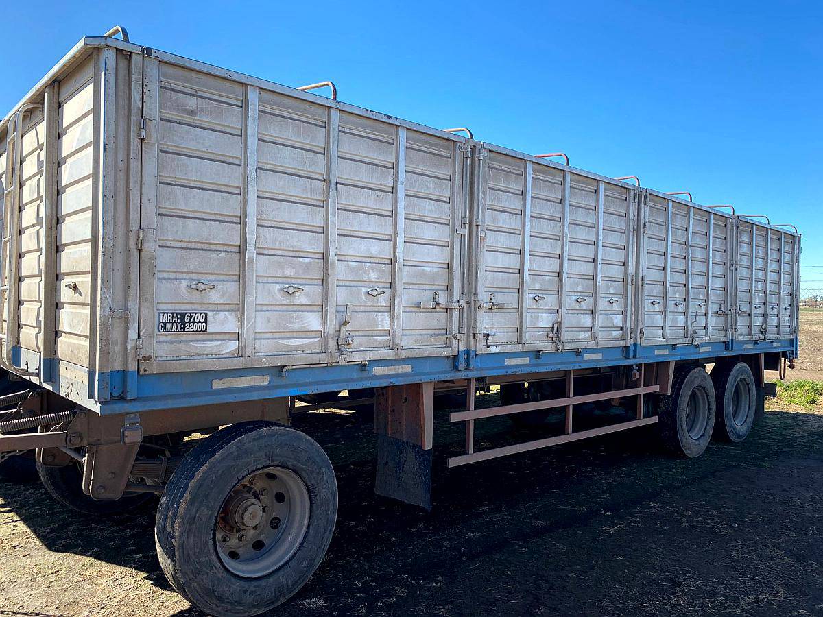 Acoplado Saturni Todo Puertas 9,30 Mts - año 2006 - Usado. - Agroads