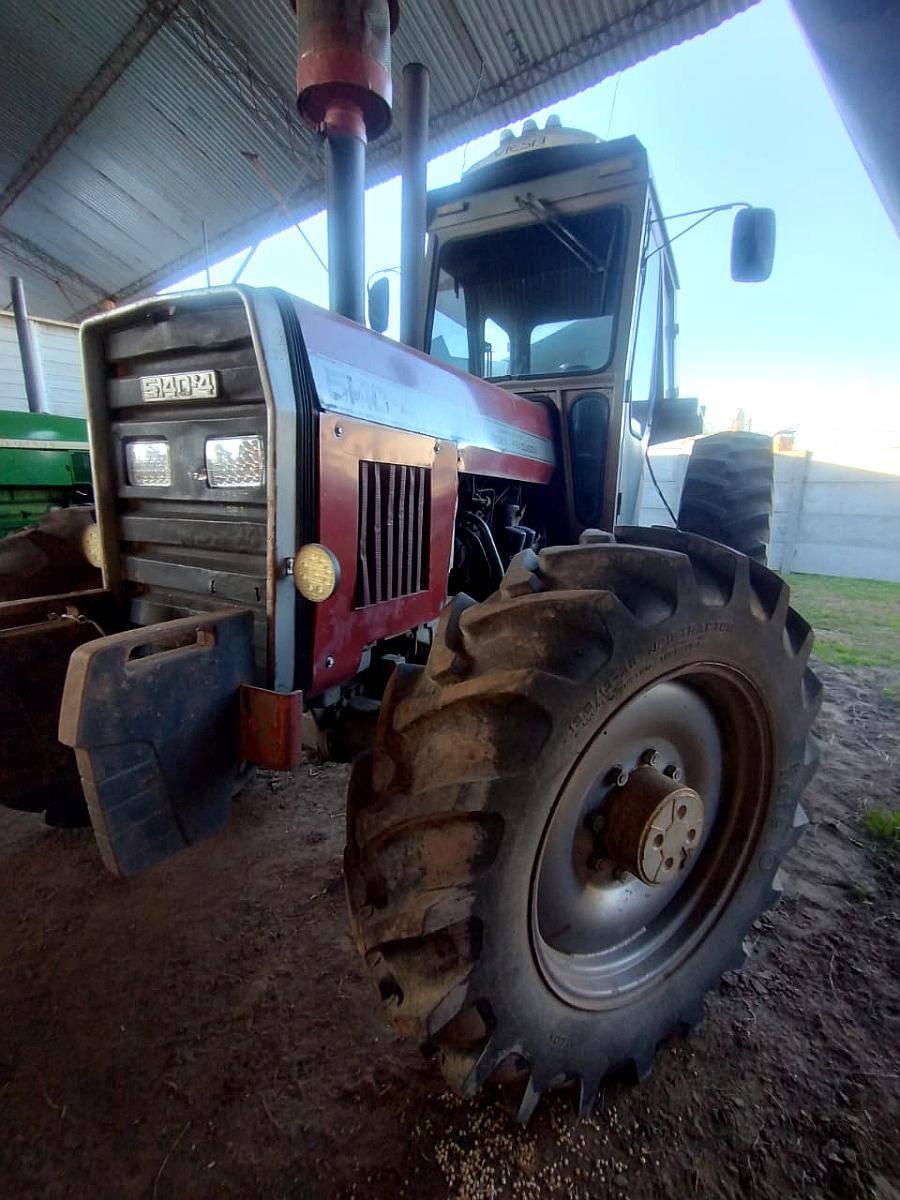 Tractor Massey 5140-4 de 140 HP con Doble Traccion - Agroads