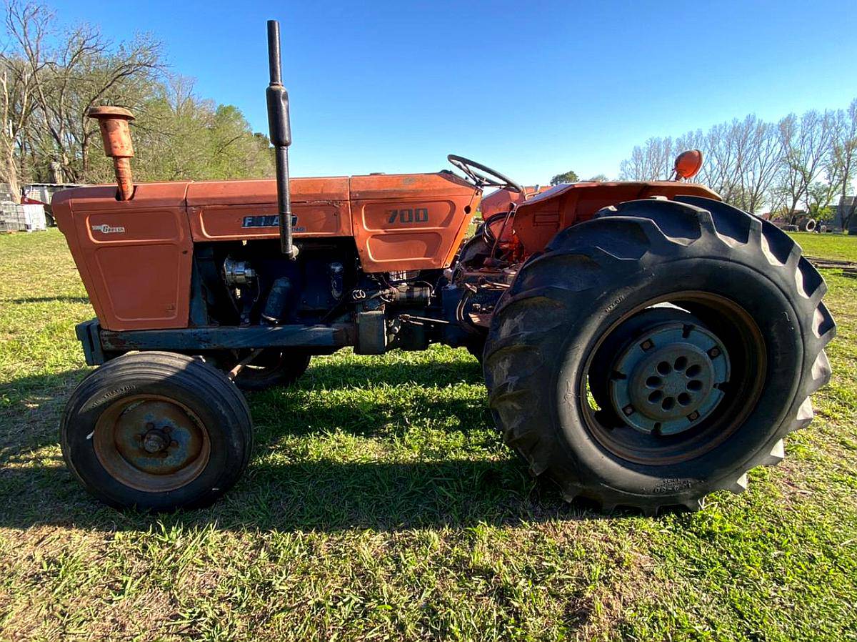 Tractor Fiat 700, con Hidráulico y Dirección Hidráulica. - Agroads
