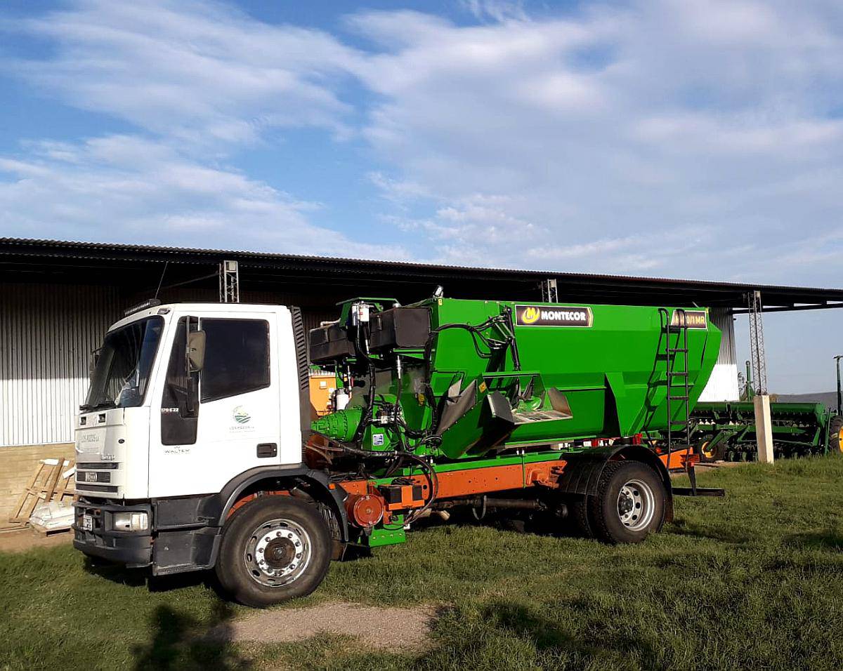 Mixer Horizontal Reductor Montecor 10m3 Sobre Camión Iveco - Agroads