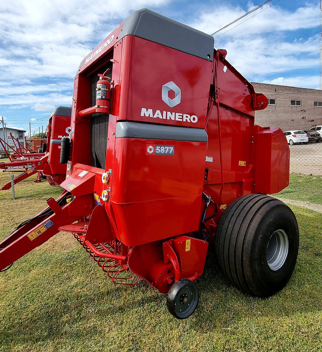 Rotoenfardadora Mainero 5877 (alta Flotación y Red) - Agroads