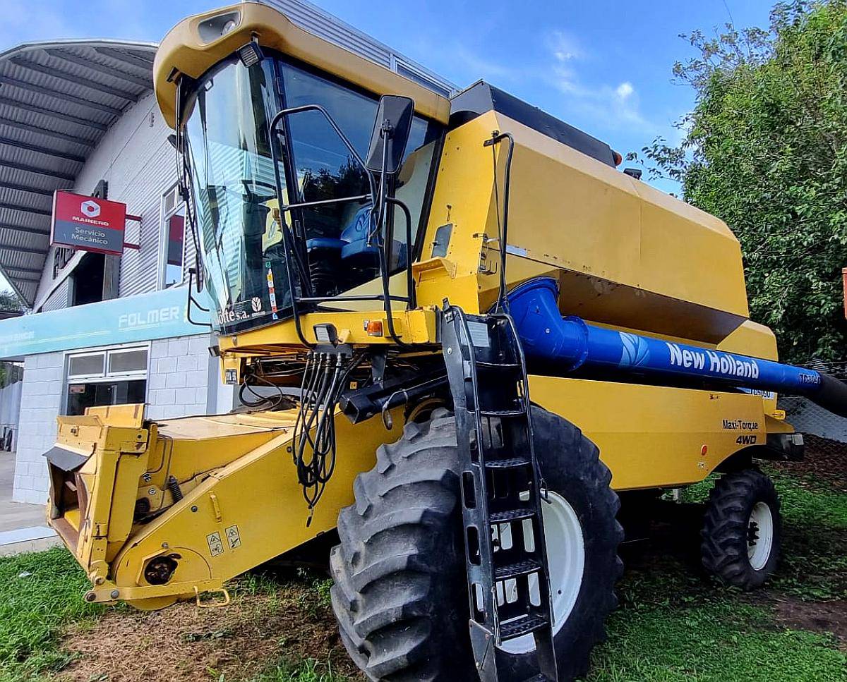 Cosechadora New Holland TC 5090 4X4 - Año: 2008 - Agroads