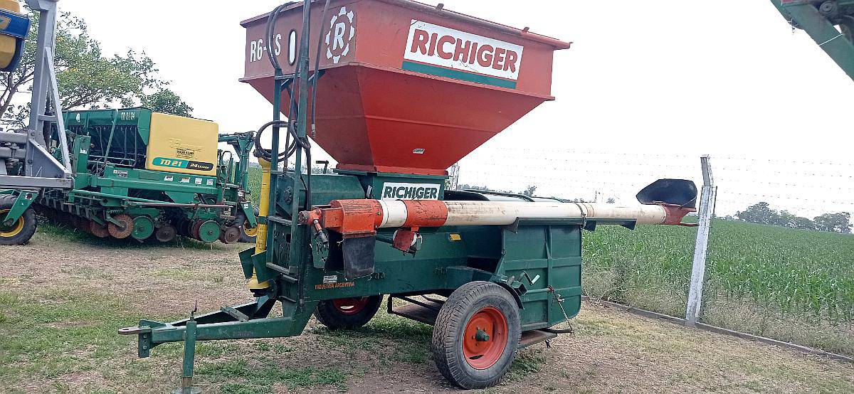 Richiger R6 ES, P/bosas de 6(pie) C/sinfin Alimentador - Agroads