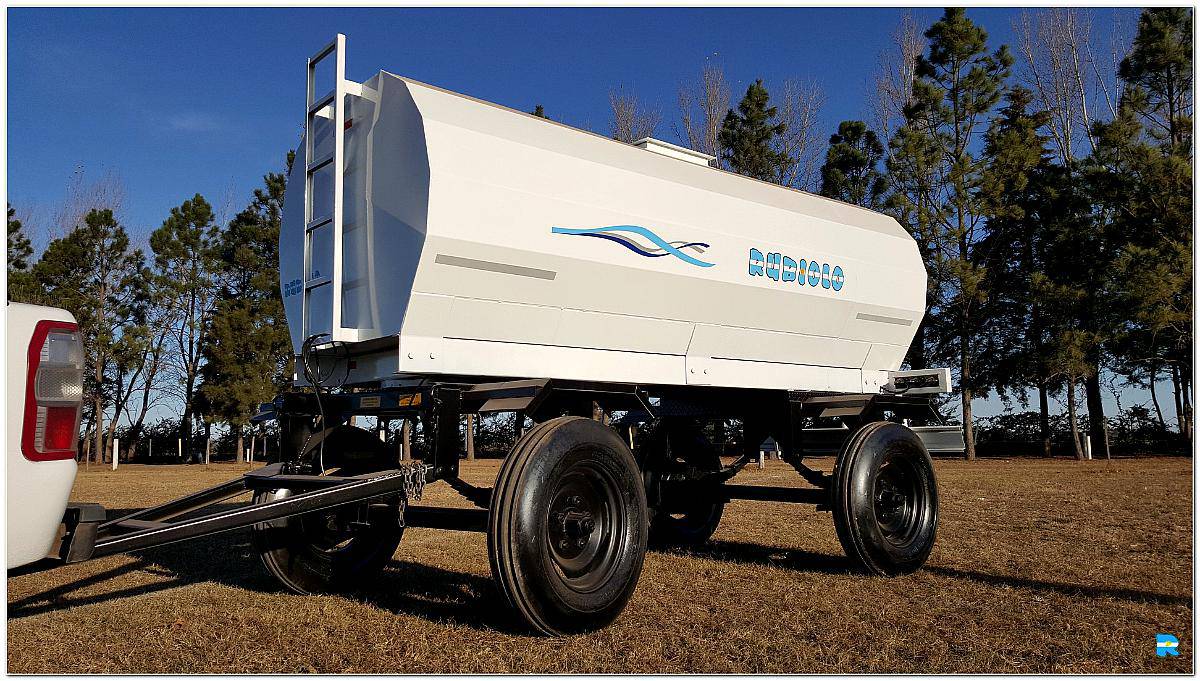 Acoplado Tanque Cisterna de Chapa para 7000 Lts. - Agroads
