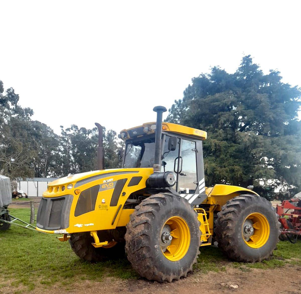 Pauny 500c , Rodado 24.5x32 , año 2016 - Año: 2016 - Agroads