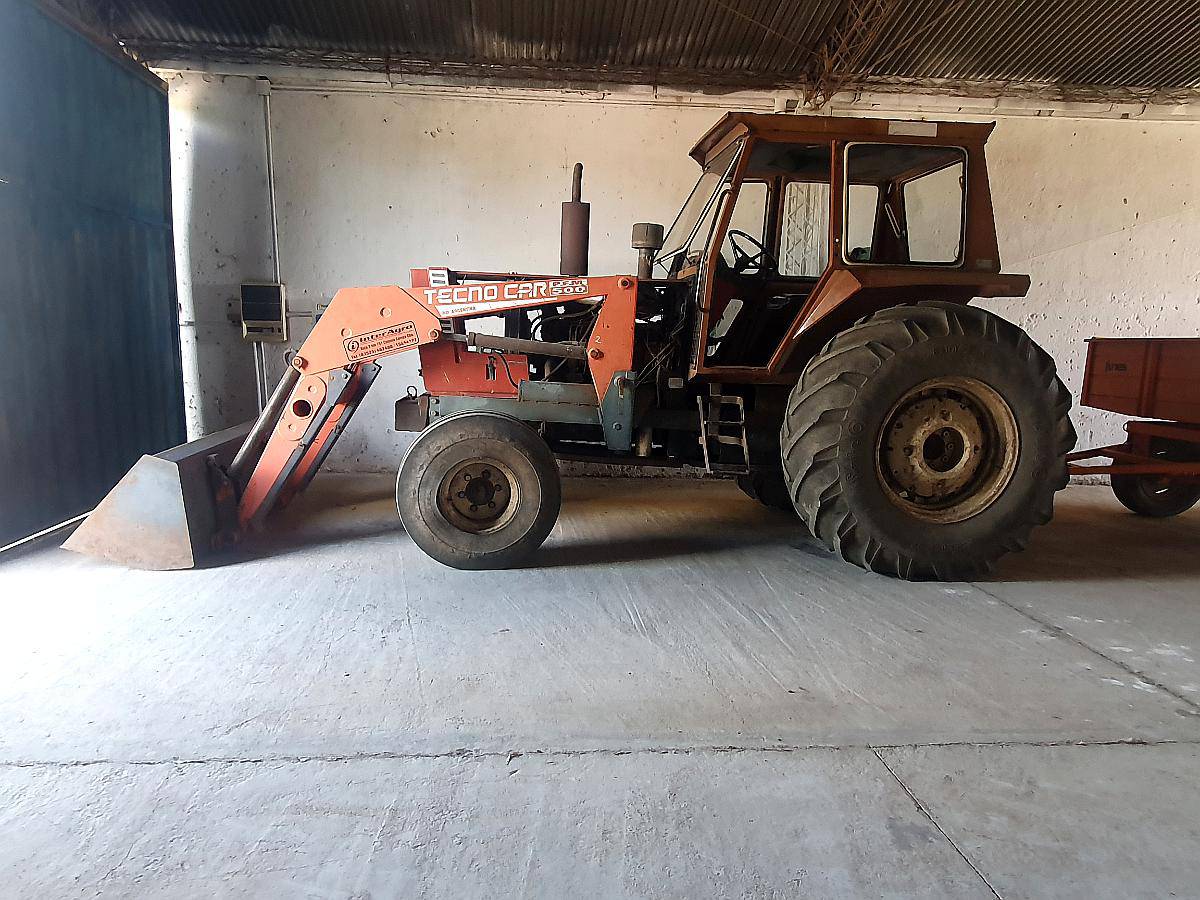 Fiat 115 con Pala - Año: 1990 - u$s 26.100 - Agroads