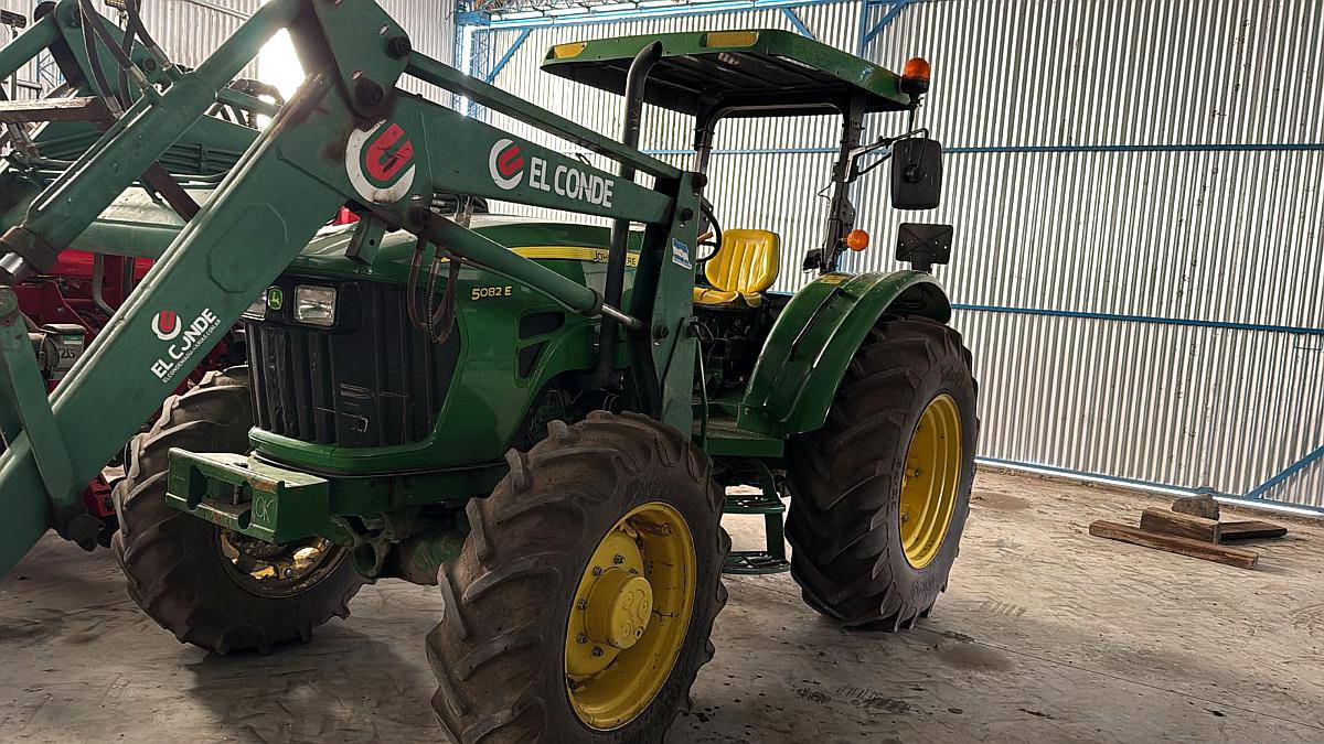 John Deere 5082e PR año 2020 con Pala Frontal - Año: 2020 - Agroads