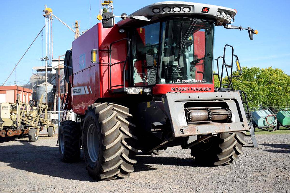 Massey Ferguson 9690 . - Año: 2010 - u$s 195.000 - Agroads