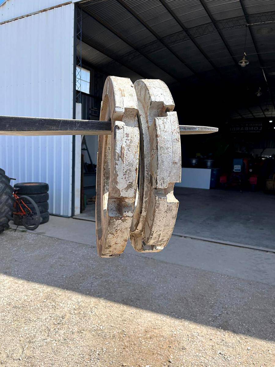 Contrapesos de Ruedas Traseras Massey Ferguson. - Agroads