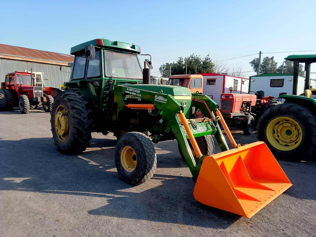 John Deere 3530 año 1977 - Año: 1977 - Agroads