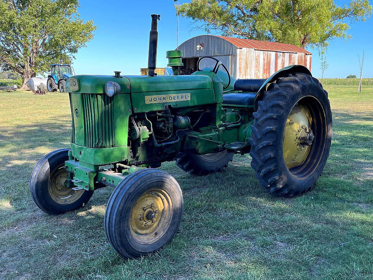 John Deere 445 Levante 3 Puntos. con Implementos - Agroads
