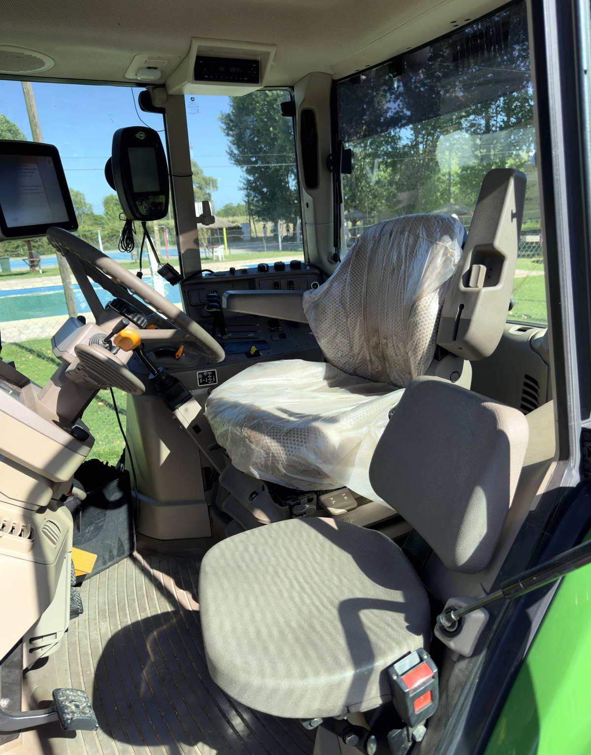 John Deere 6195m con 4900 Hs muy Cuidado - Año: 2019 - Agroads