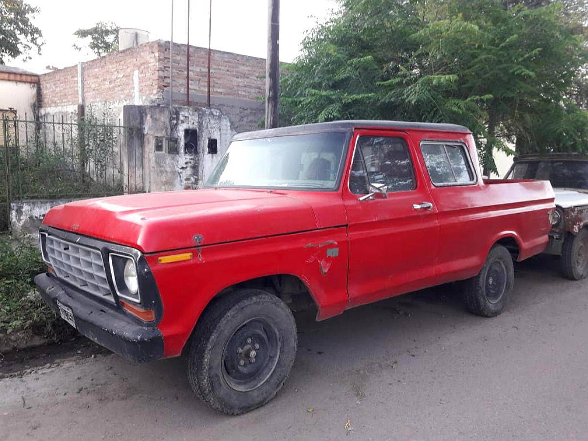 Camioneta Ford F100 - Modelo 78 Doble Cabina - Año: 1978 - Agroads
