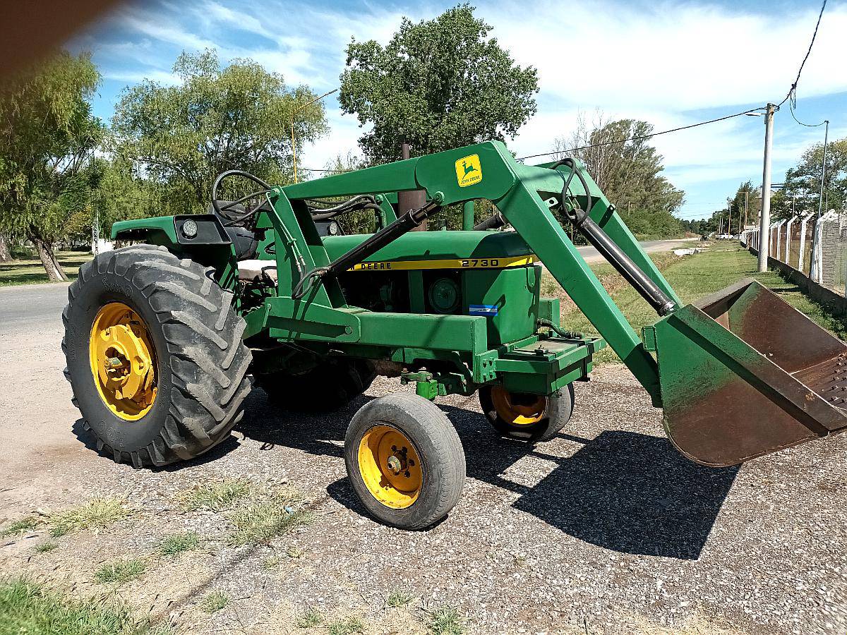 John Deree 2730 con Pala . - Año: 1978 - Agroads