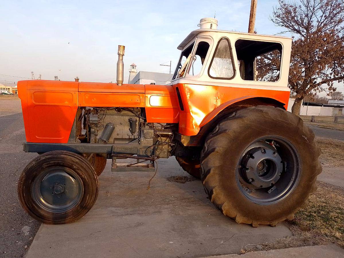 Tractor Fiat 700 e - Año: 1979 - $ 1.600.000 - Agroads
