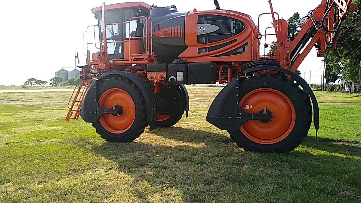 Jacto Uniport 3030 Full - 4X4 Pico a Pico 2direccion Variabl - Agroads