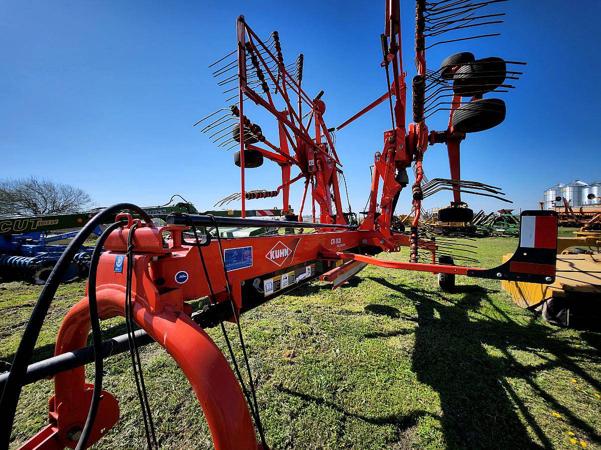 Rastrillo Rotativo Kuhn GA 8121 - Agroads