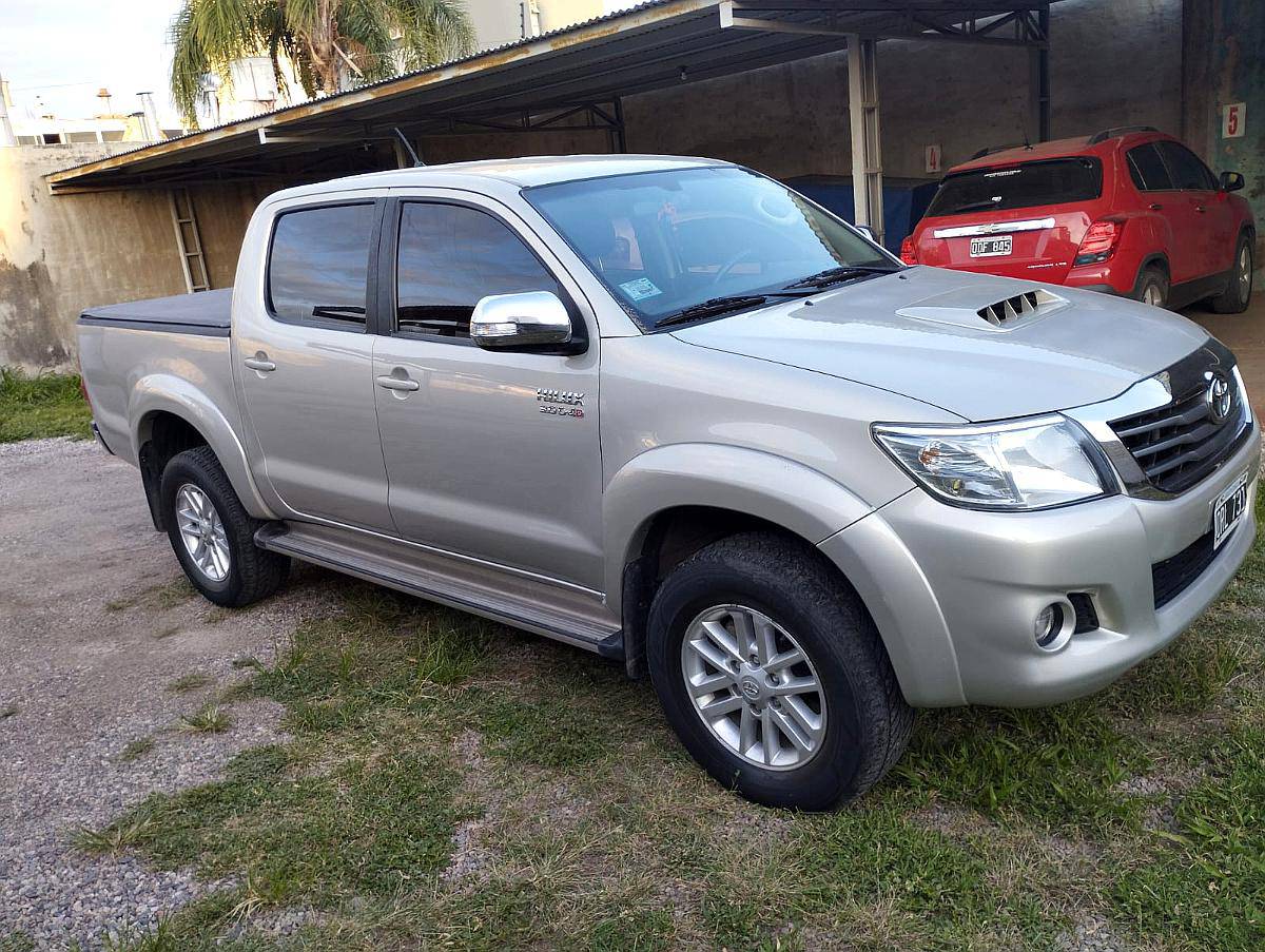 Toyota Hilux (4x2) SRV Pack Cuero 2015 - Año: 2015 - Agroads